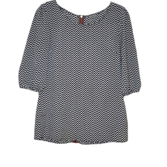 Tops | Zig Zag Zip Back Blouse Black White Red No Size | Poshmark